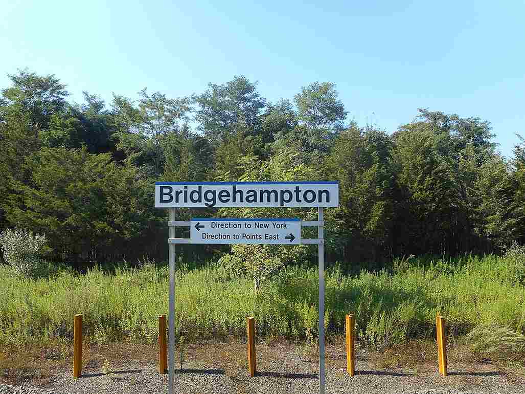 LIRR Bridgehampton station – LIRR Montauk Line Stop